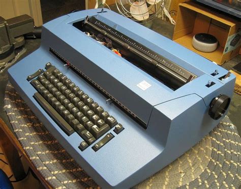 IBM SELECTRIC II TYPEWRITER IBM SELECTRIC II TYPEWRITER