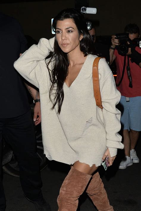 Kourtney Kardashian Latest Photos Page 9 Of 23 Celebmafia