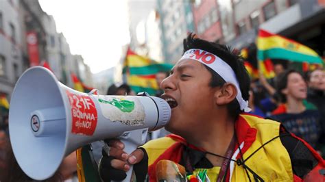 Protestas En Seis De Las Nueve Regiones De Bolivia Por Las Irregularidades En El Conteo De Votos