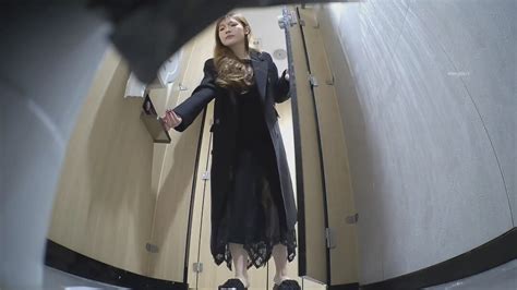 七月最新魔手外购 精品厕拍高级夜总会女厕偷拍美女尿尿 蕾丝裙气质美女的性感蜜桃臀很适合后入 夜春堂