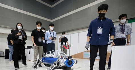 전장에서 로봇 활용 극대화국방 로봇 체계 발전 방안 토의