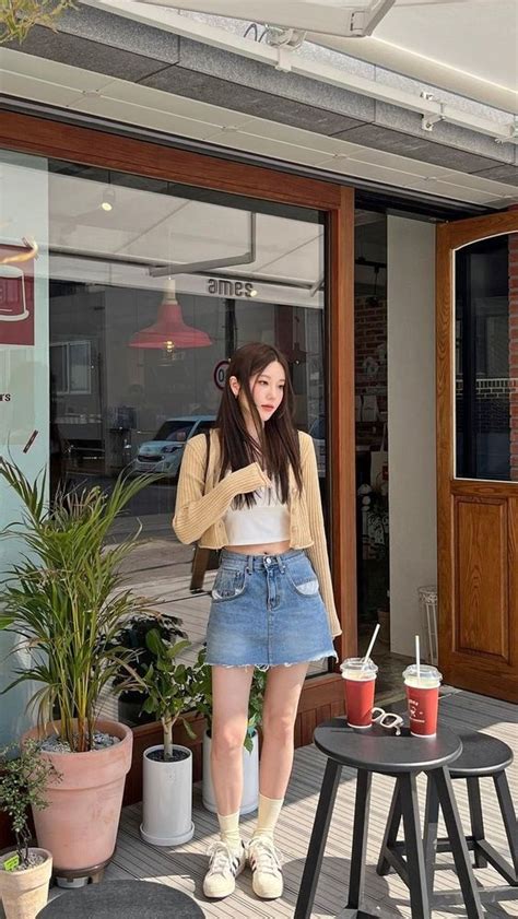 20 ไอเดียแมทช์กระโปรงสั้น ได้ทั้งสาวเท่ สาวแซ่บ ลุคไหนก็เอาอยู่