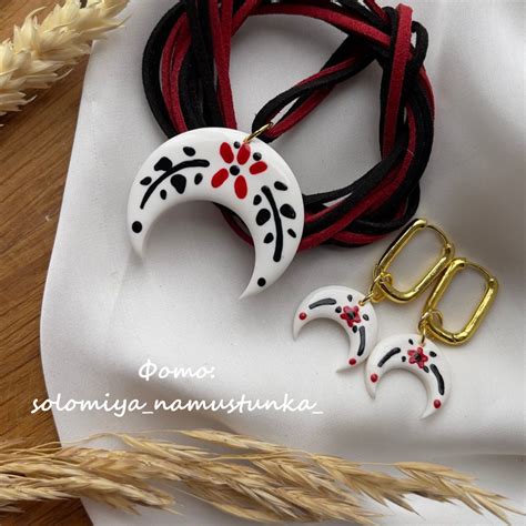 Катери для полімерної глини №610 Лунниця Півмісяць Веселий Ґудзик