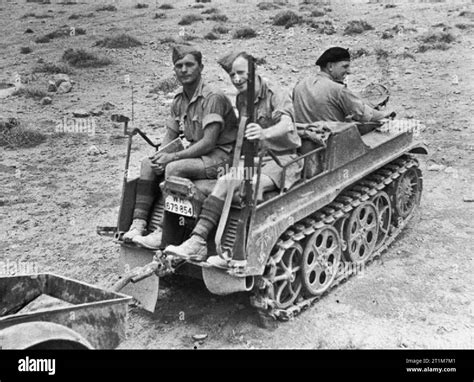 The British Army In North Africa British Troops Try Out A Captured
