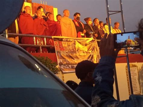 Dvb မိုးကုတ်မြို့၌ ကျဆုံးသွားသော အာဇာနည်များအတွက် ဘာသာပေါင်းစုံဆုတောင