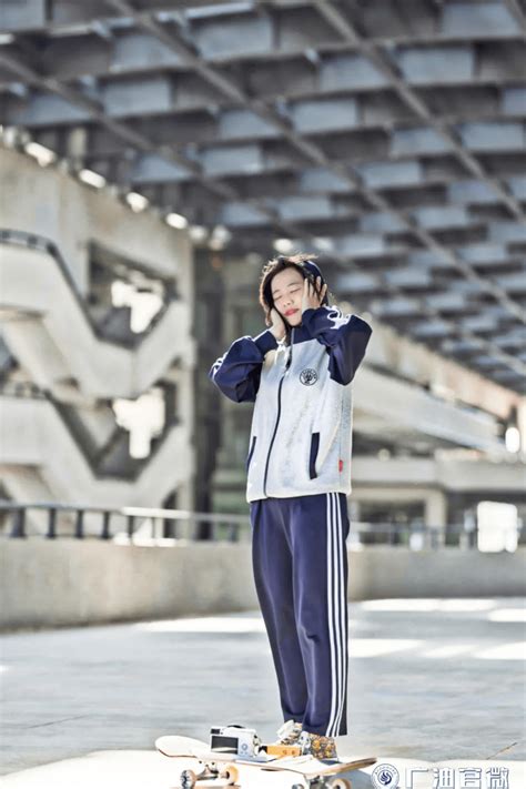 广东大学校服大pk！这几所校服丑爆了！！特色