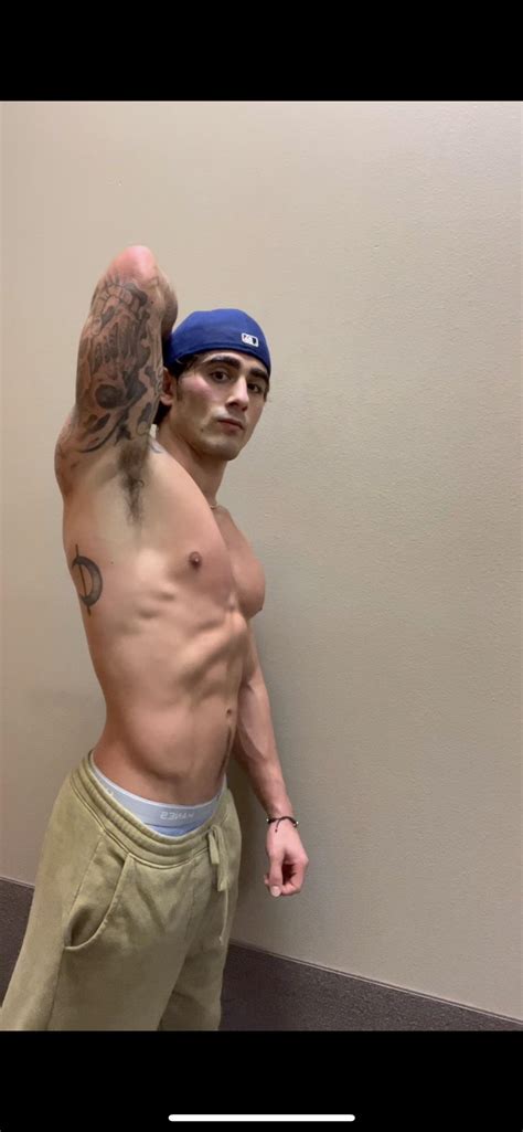 Sam Vass Rhotguysworkingout