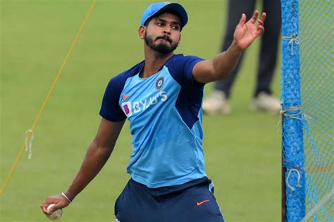 IND Vs SL 2022 Shreyas Iyer Bowls Leg Break In Training Ahead Of Pink