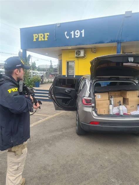 PRF prende casal e recupera veículo furtado andando placas clonadas