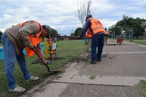 La Municipalidad Trabaja En El Mantenimiento Y Embellecimiento De