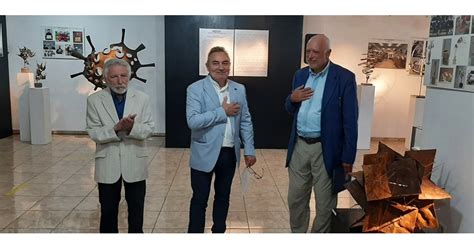 Новият министър на културата Кръстю Кръстев откри изложба на студенти от НХА Снимки