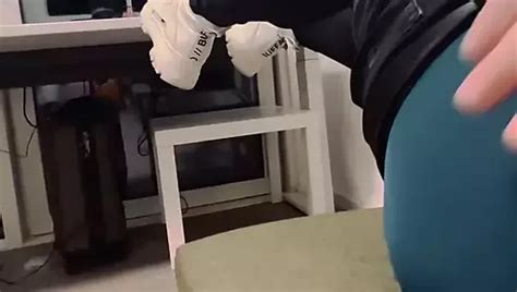 Hot Black Skinny Jeans Sagging With Yellow Calvin Klein Onlyfans In