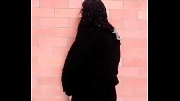 Crossdresser Presume Su Cola Y Su Pene Y Prueba Su Semen Como Mascarilla XVIDEOS