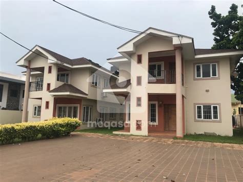 8 Bedroom House For Sale In East Legon 093597