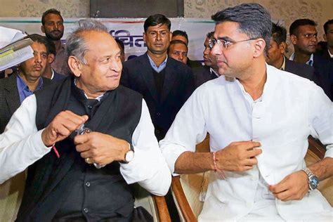 गहलोत और पायलट के ‘हाथ में दूसरे चरण की कमान… दिल्ली से नेता नहीं