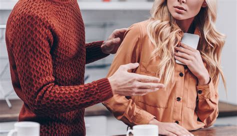 8 Secret Signs Of A Controlling Boyfriend You Should Never Ignore