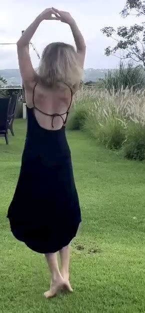Fernanda Nobres Feet