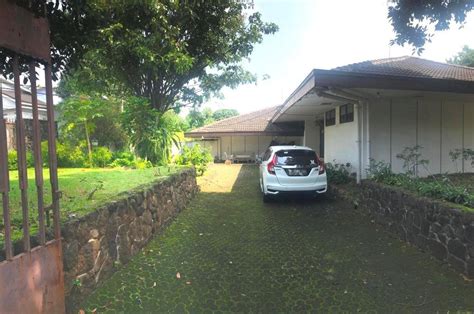 Dijual Rumah Lantai Halaman Luas Di Jl Garuda Komp Megapolitan Cinere IDRumah