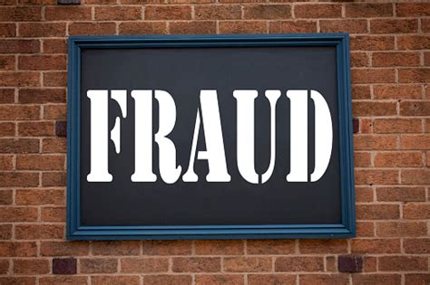 개념적 손 발표 사기를 보여주는 텍스트 캡션 영감을 쓰기 범죄 해커 보안 예방 프레임 오래 된 벽돌 배경 복사 공간에 대 한 비즈니스 개념 강도에 대한 스톡 사진 및 기타