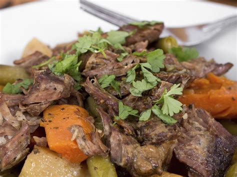 Телешко задушено с картофи моркови и целина Recipe Pot Roast Slow Cooker Relish Recipes