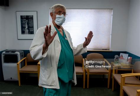 Dr Warren Hern Stands In The Patient Waiting Room In His Clinic Where News Photo Getty Images