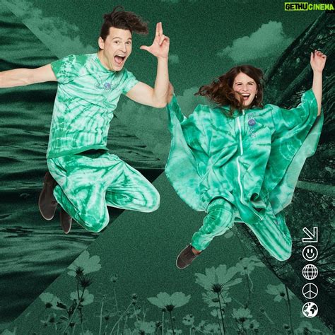 Bryan Dechart Wiki Biography Age Gallery Spouse And More