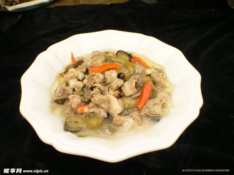牛肝菌烧排骨摄影图 传统美食 餐饮美食 摄影图库 昵图网