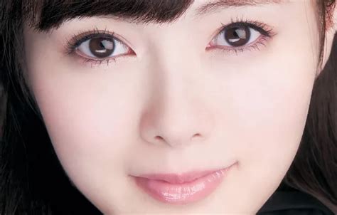 Download Wallpaper Girl Brown Eyes Beautiful Short Hair Model