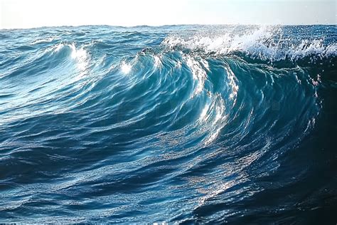 波光粼粼ai数字艺术 海洋自然风光写实风格深蓝海浪波光粼粼商业照片 Ai图片免费下载 Png格式 4032像素 编号71369490 千图网