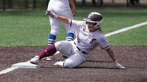 Softball Secures Top Seed In NEWMAC Tournament Following Sweep Of Salve