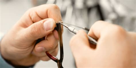 How To Tighten Your Glasses At Home ®