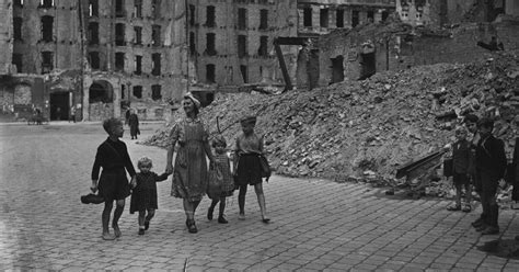 El Calvario De Las Mujeres Tras La Caída De Berlín Violaciones Masivas