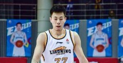 除了开场那个扣飞都不错！张镇麟半场7中3and三分5中2砍下11分3助腾讯新闻