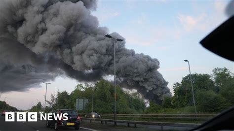 Huge Plume Of Smoke As Firefighters Tackle Industrial Estate Blaze R