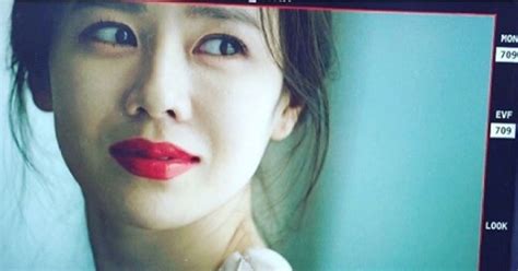 손예진 촬영장 붉은 입술 고혹미 발산