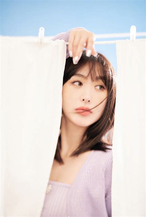 李菲儿的腰真细，香芋紫短外套搭配半身裙好温柔凤凰网