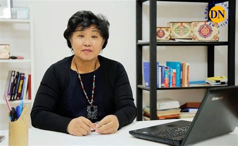 Шинжлэх ухааны доктор эдийн засагч Л Оюун Эдийн засгийн чиглэлүүд рүүгээ илүү хандвал бодлого