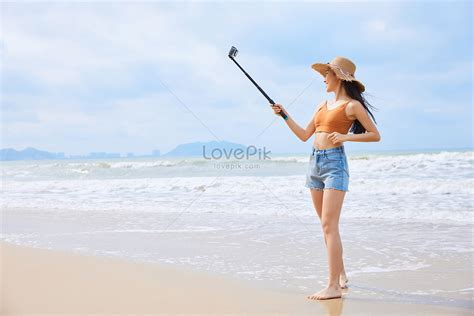 젊은 아름다움 해변 비디오 라이브 브로드 캐스트 사진 무료 다운로드 Lovepik