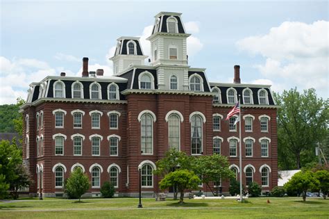 Vermont College Of Fine Arts Plans To End On Campus Programs May Sell