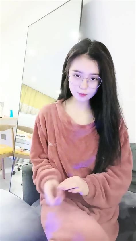 Hot Vietnamese Girl Showing Her Pussy Eporner