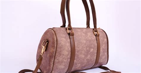 가방 가방 디자인 가죽 가죽 핸드백 갈색 갈색 가죽 고급 가방 긴 스트랩 나르다 듀얼 핸들 디자이너 가방 럭셔리 매우 복잡한 미니멀리스트 벨트