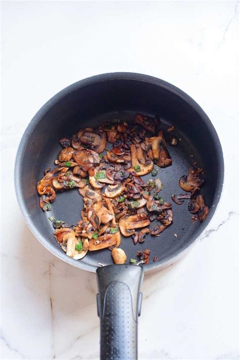 Creamy Udon Soup With Mushrooms And Tofu