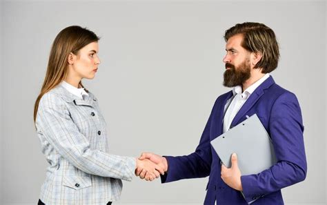 Как оформить доверенность за границей для России Seeneco