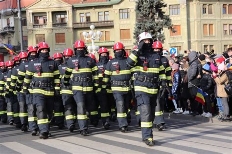 Cât câștigă un pompier începător în România Ce salariu are un șofer pe