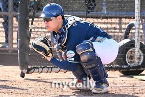 명색이 Fa 포수인데 가을야구 0경기·0이닝ag 골든보이 폭주 2024년 주전경쟁 ‘흥미진진 Po