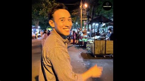 ကြည့်မြင်တိုင် ညစျေးအနီး ဗိုလ်သူရလမ်း တလျှောက် မြန်မာမုန့် နဲ့
