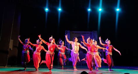 Dancers Pay Tribute To Guru Debaprasad Das At 34th Sradhanjali Samaroha