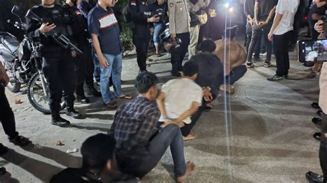 Bentrok Ormas Di Bekasi Satu Orang Tewas Kumparan