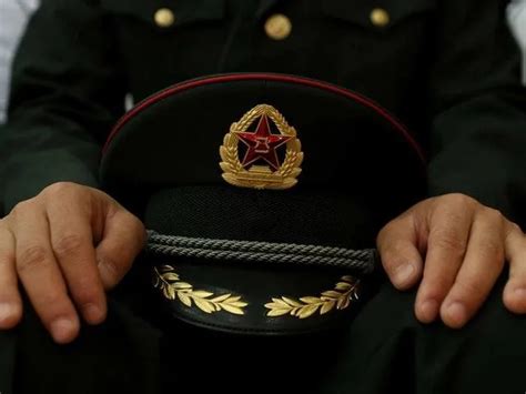 駕機投共計畫曝光！「國軍飛官擬駕直升機降山東艦」48億叛逃內幕太驚人