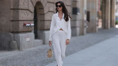 Cómo Vestir Cuando Hace Calor Sin Perder La Elegancia En 2025 Glamour